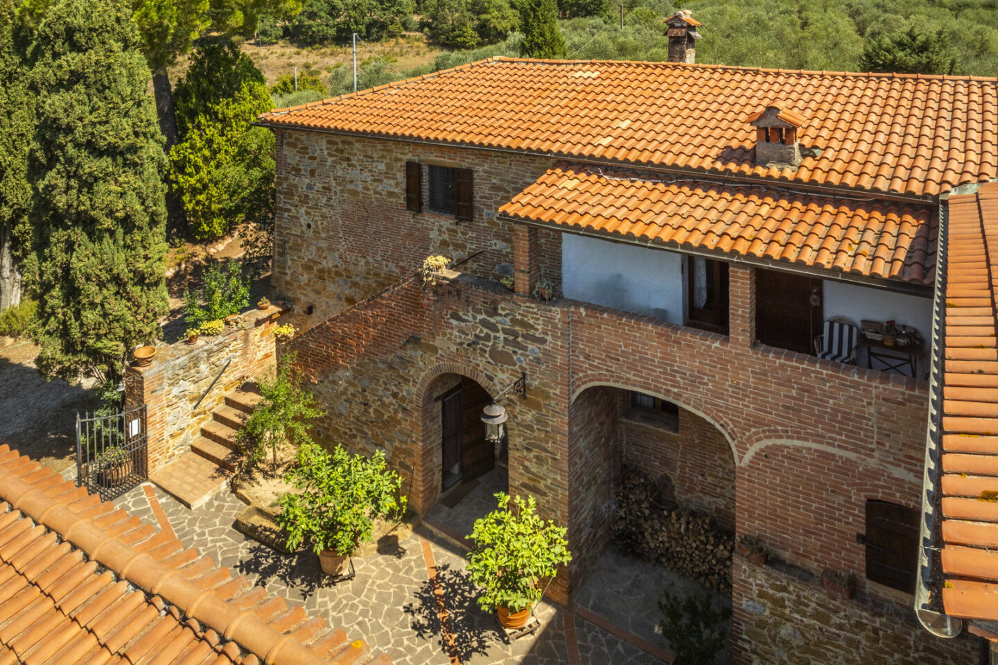 A Very Characteristic Farmhouse near Trequanda - Casa Tuscany