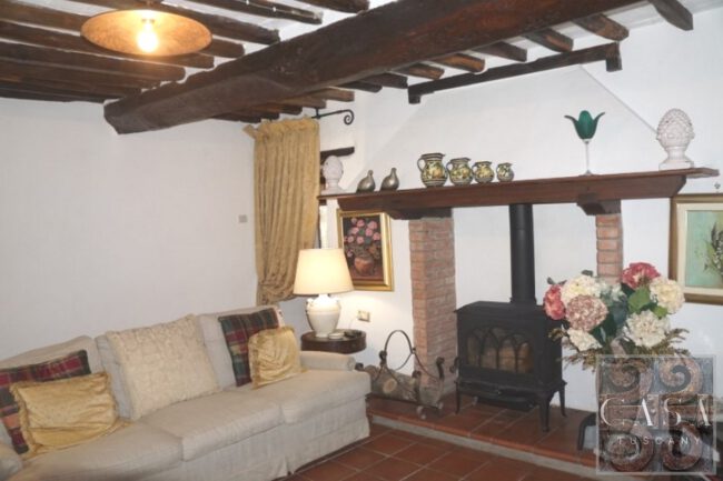 Farmhouse with Pool & View of Barga - Casa Tuscany